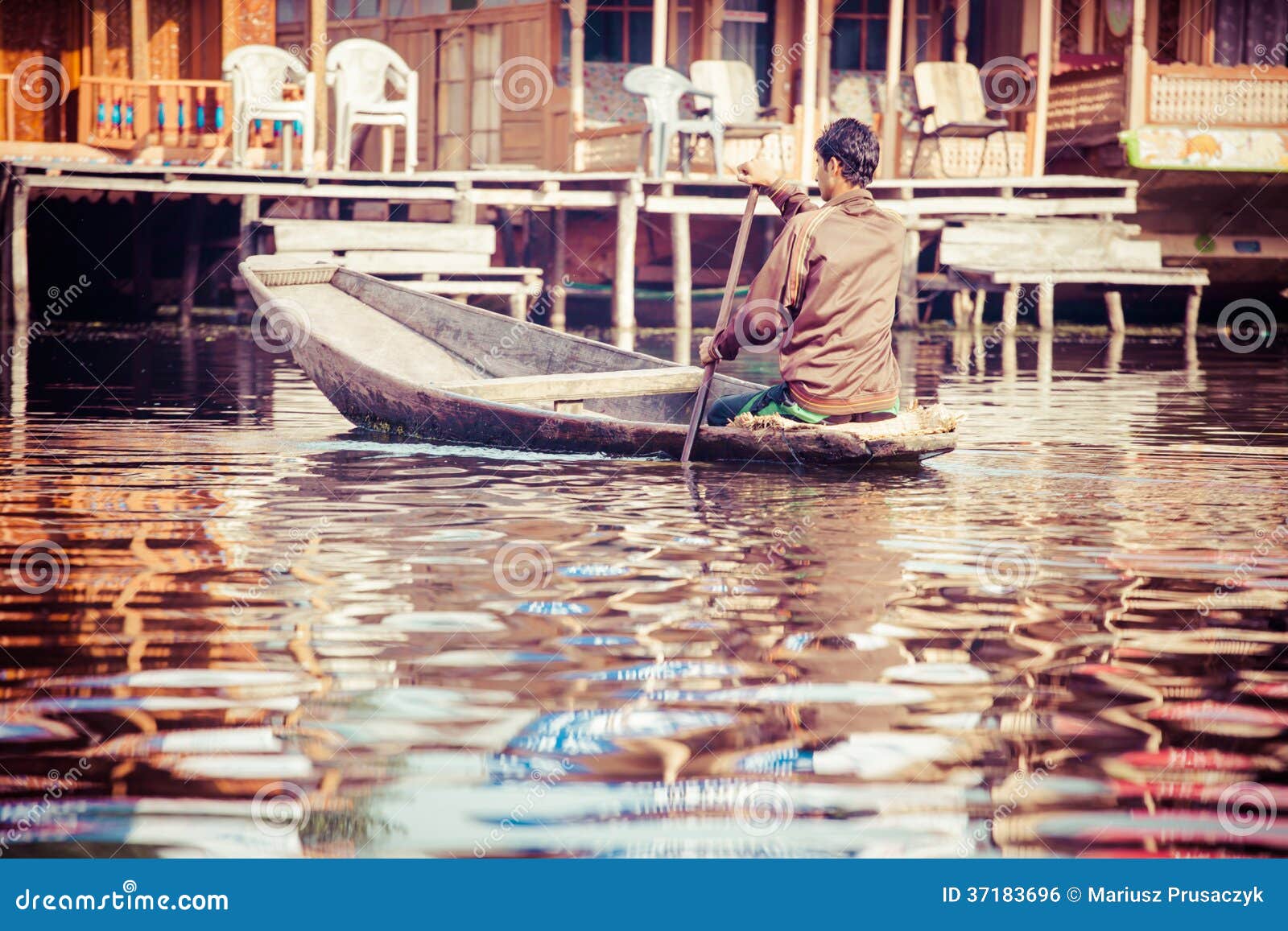 Shikara Boat in Dal Lake , Kashmir India Editorial Photo - Image of ...