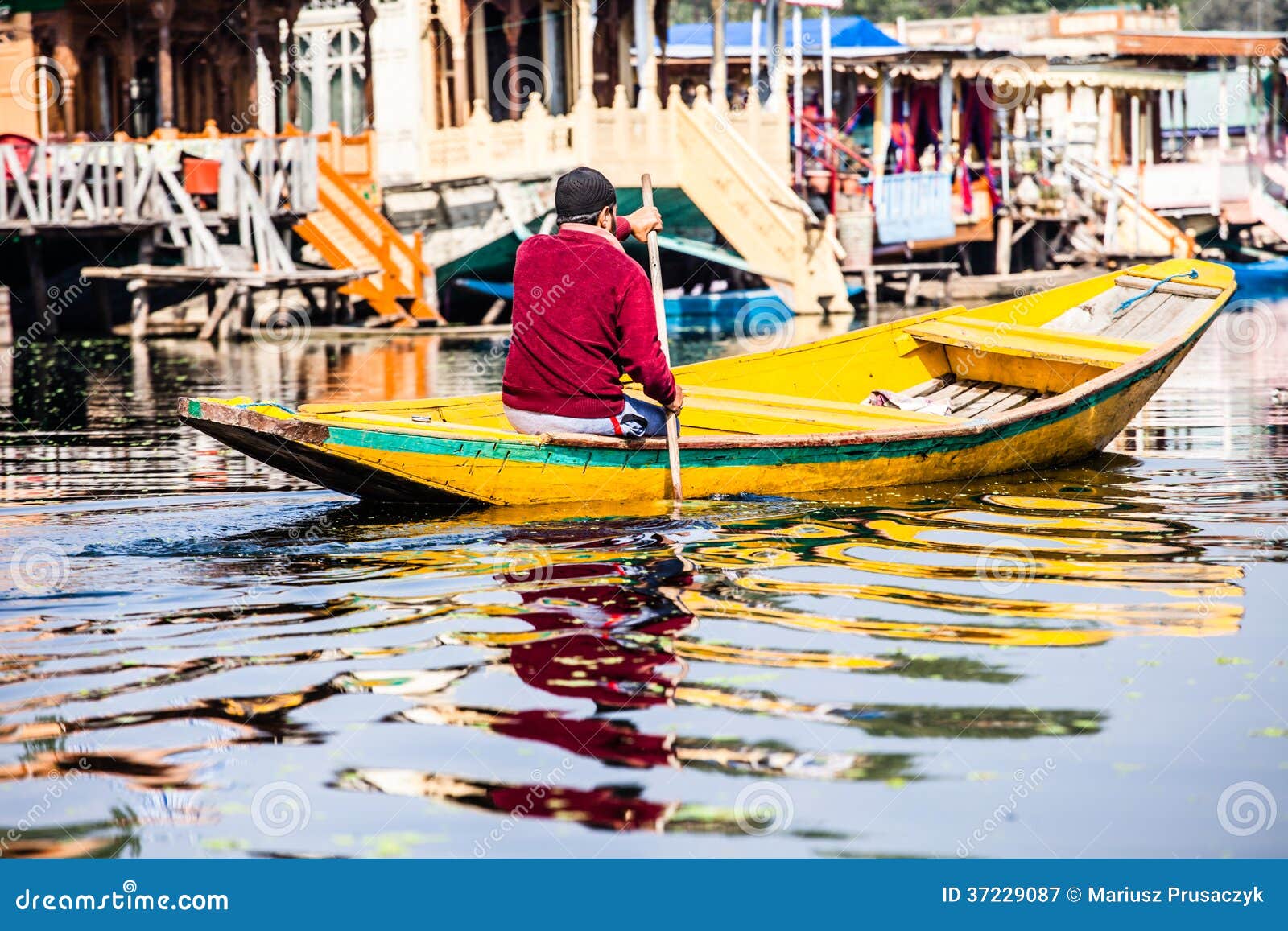 Shikara Boat in Dal Lake , Kashmir India Editorial Photography - Image ...