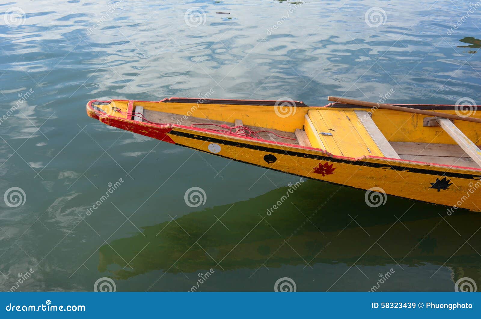 Shikara Boat in Dal Lake, Srinagar Stock Image - Image of floating ...