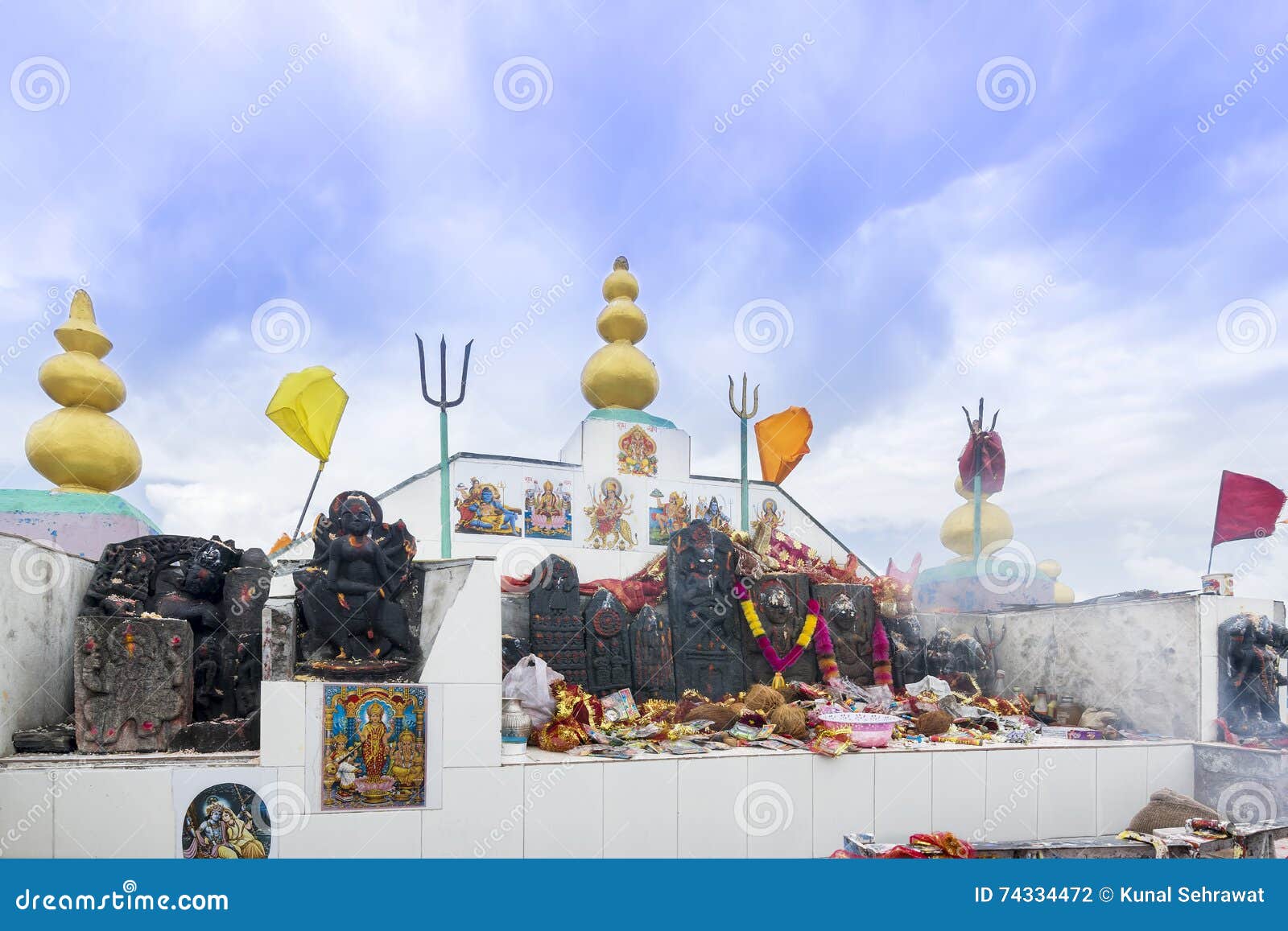 Shikari Mata/Devi Roofless Temple (Hunter Goddess), Himala Foto de ...
