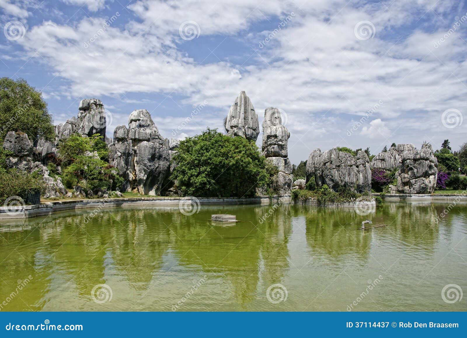 Shilin, stone forest stock image. Image of ethnicity - 37114437