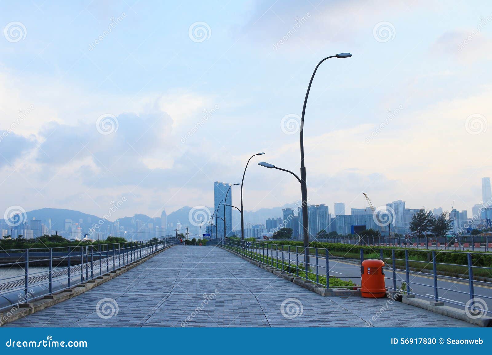 Shing Fung Road at Kai Tak Bridge Editorial Image - Image of advice ...