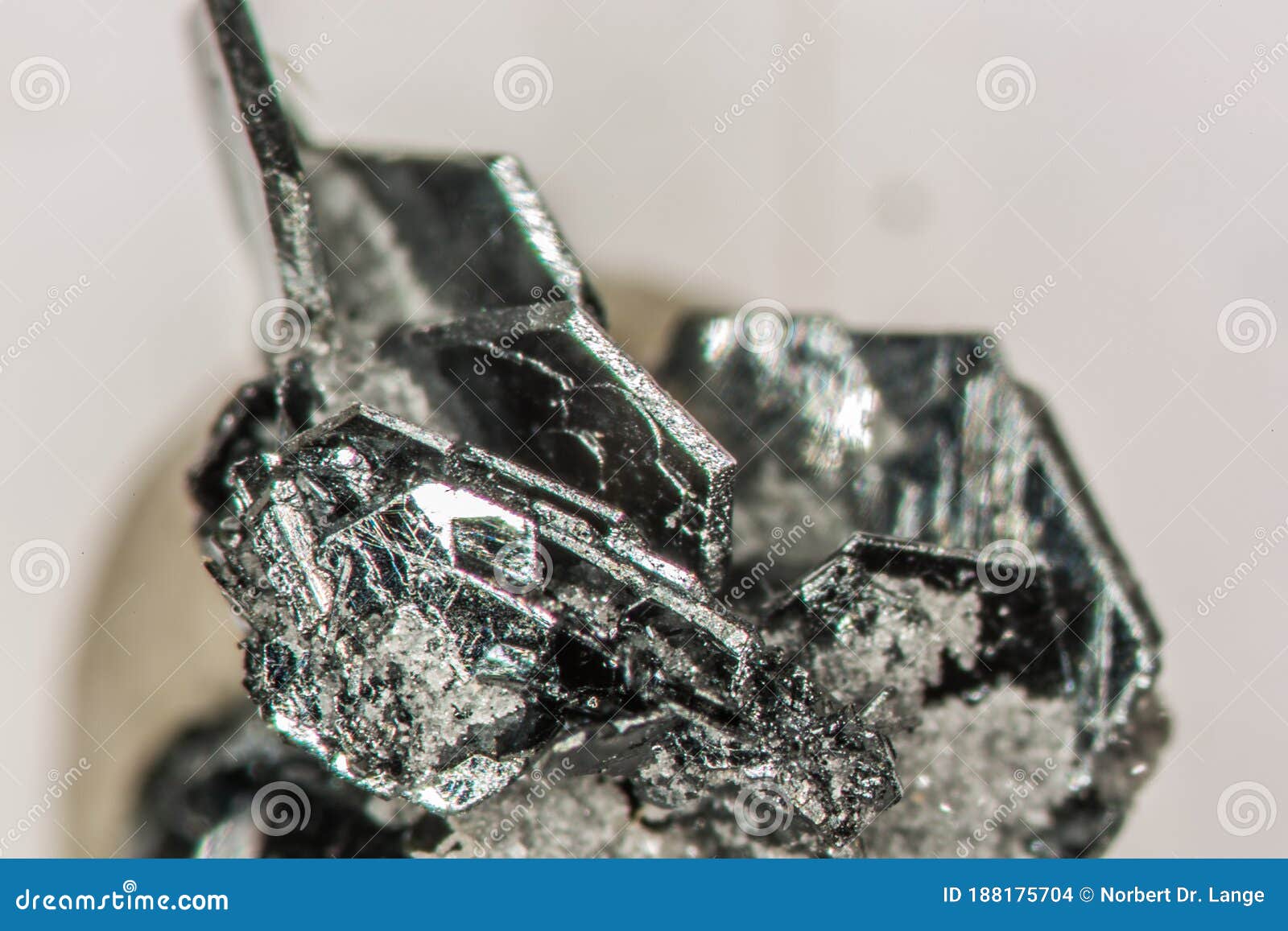 Shiny Black Hematite Crystals Stock Photo - Image of geologie, shine ...