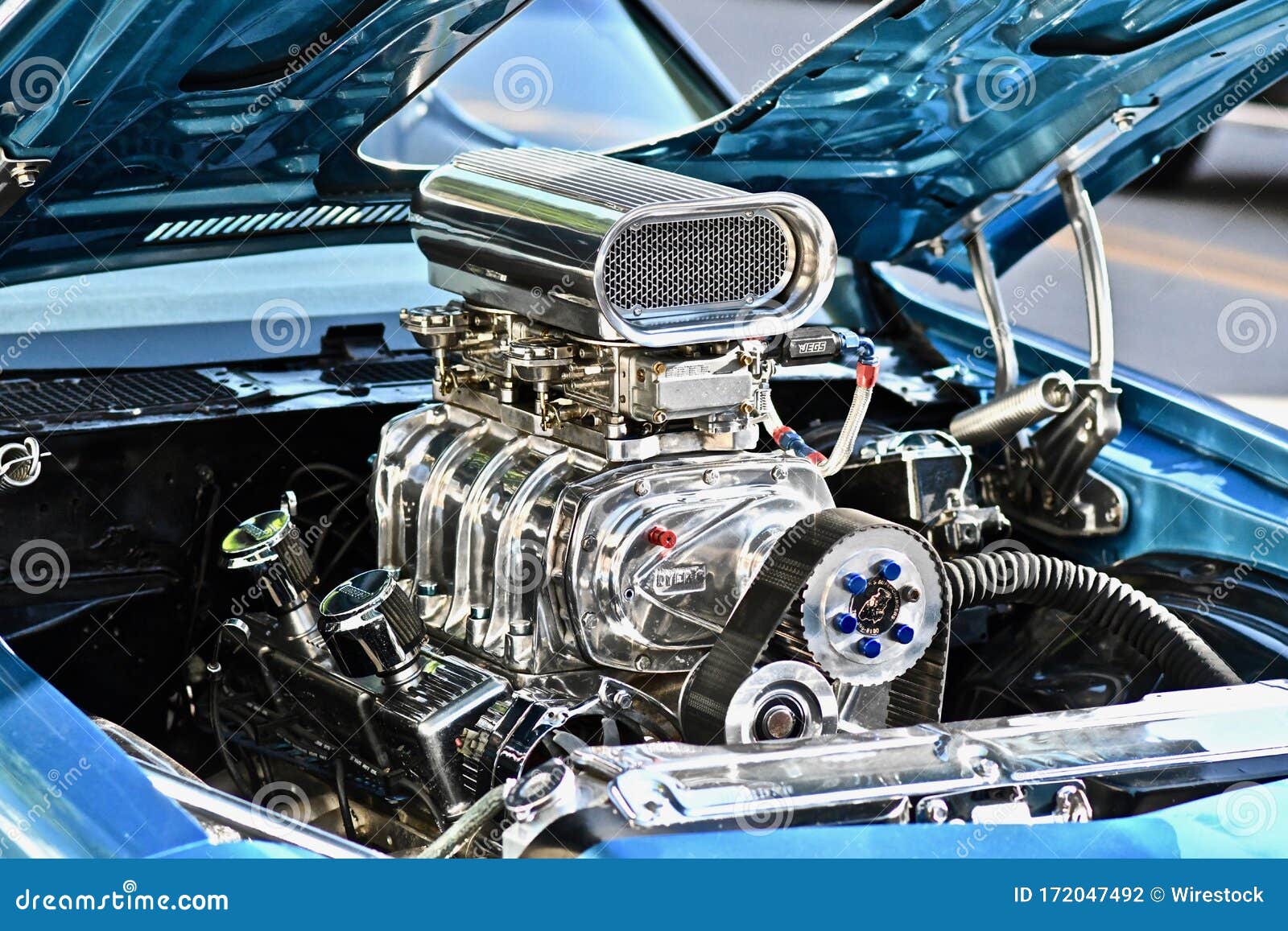Shiny Car Engine of a Vintage Car Editorial Photography - Image of ...