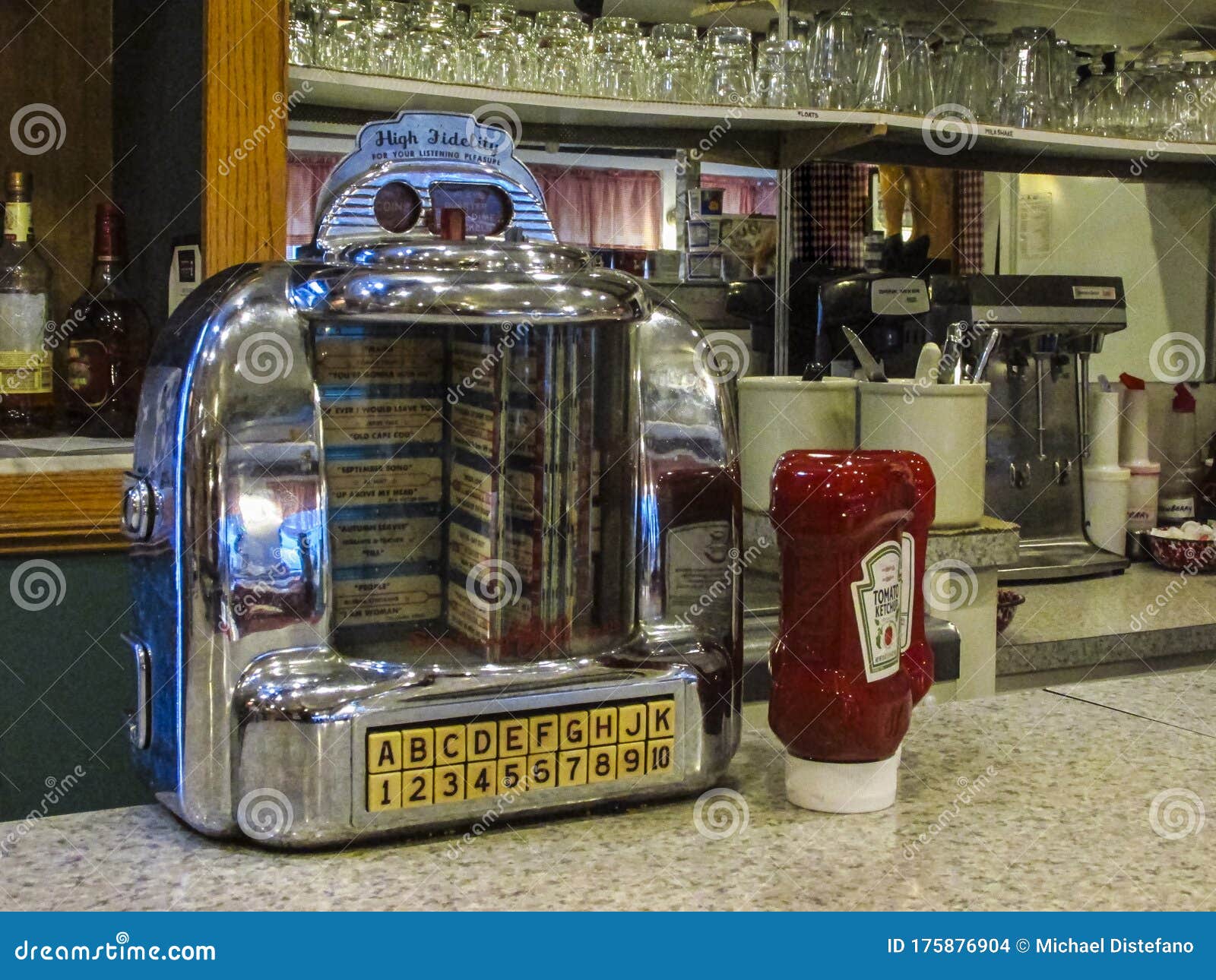 Shiny Chrome Jukebox Retro Diner Stock Photo - Image of hotdog, dance ... Shiny Chrome Jukebox Retro Diner Stock Photo - Image of hotdog, dance ...
