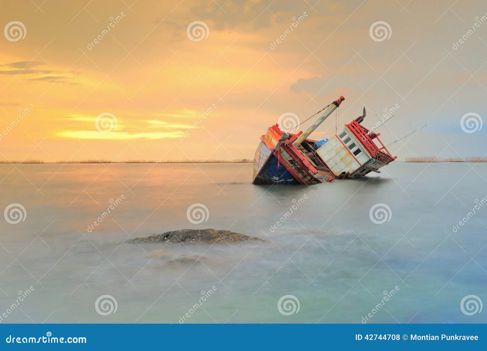 Ship aground stock photo. Image of sunrise, sand, rusty - 42744708