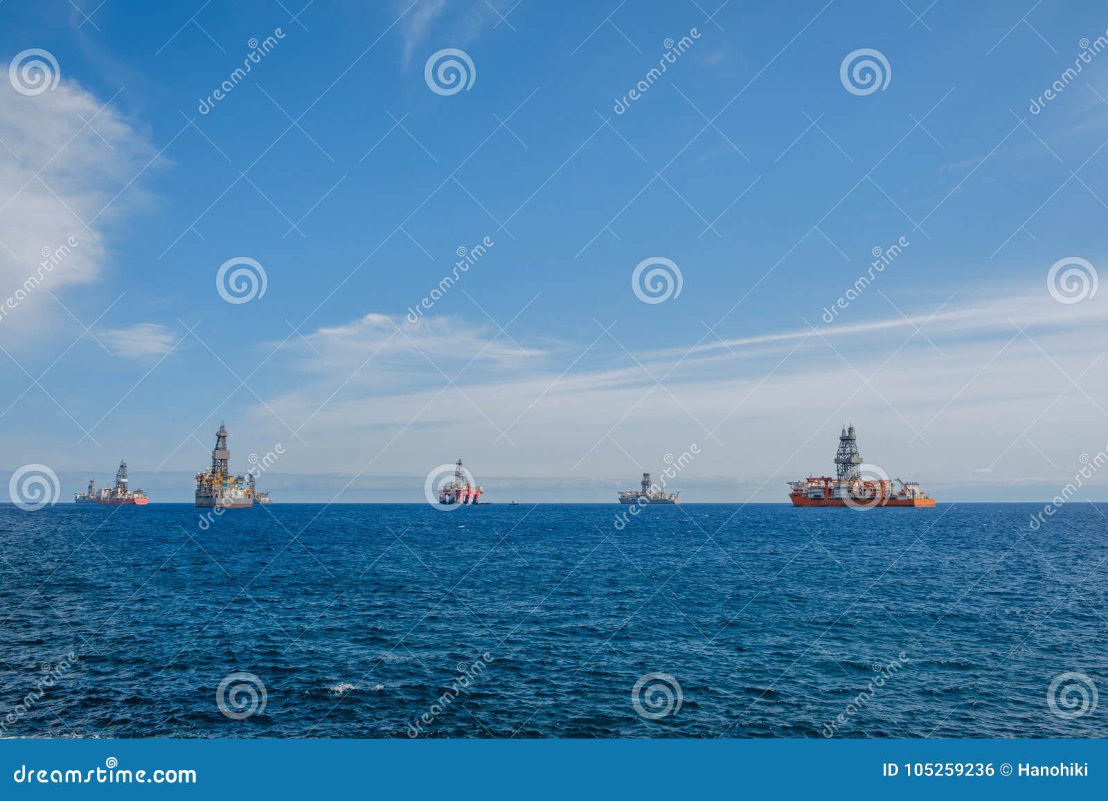 Ship and Drilling Platfom , Offshore Drill Platform Stock Photo - Image ...