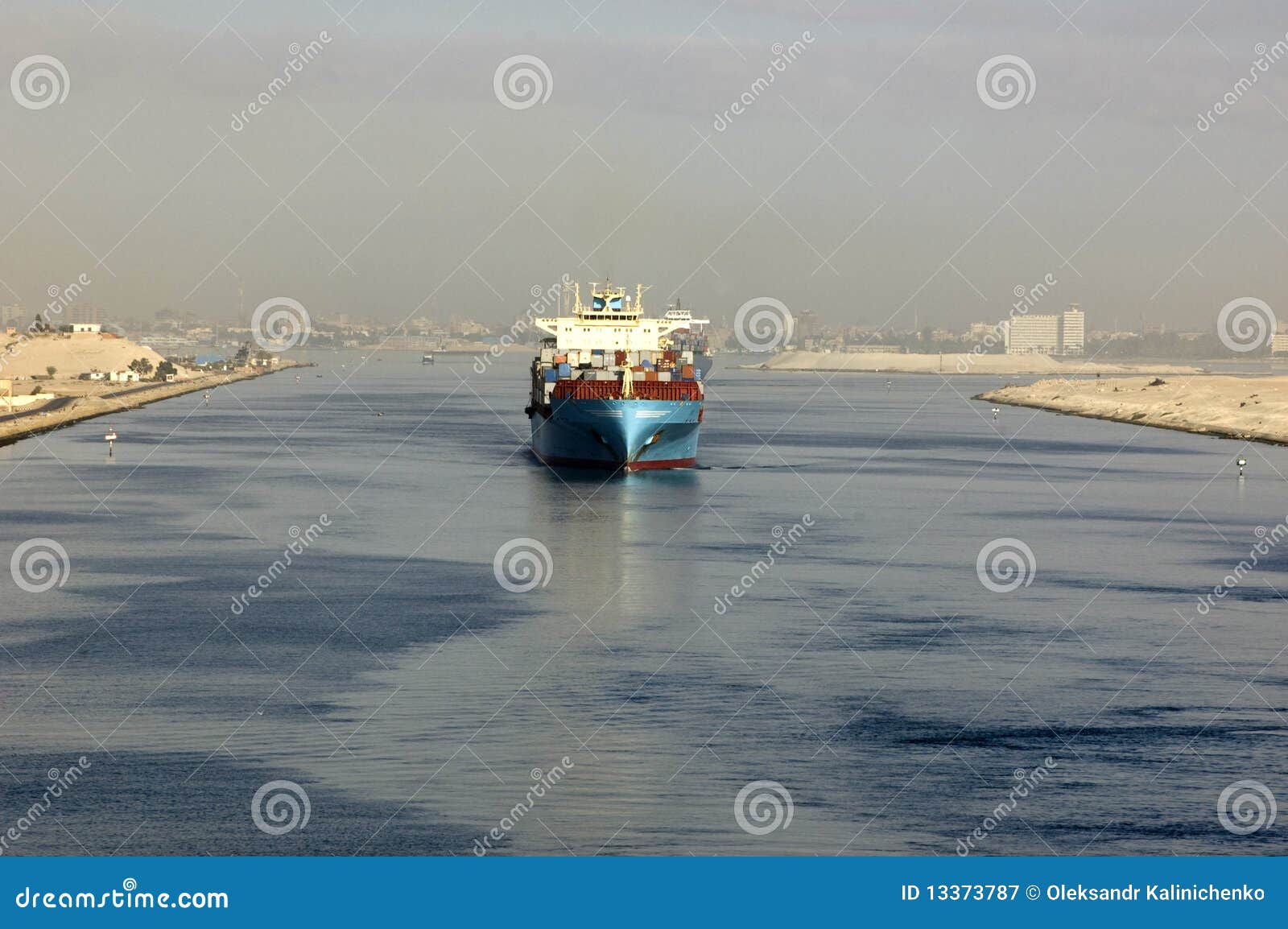 Ship Passing through the Suez Canal Stock Image - Image of egypt, cargo ...
