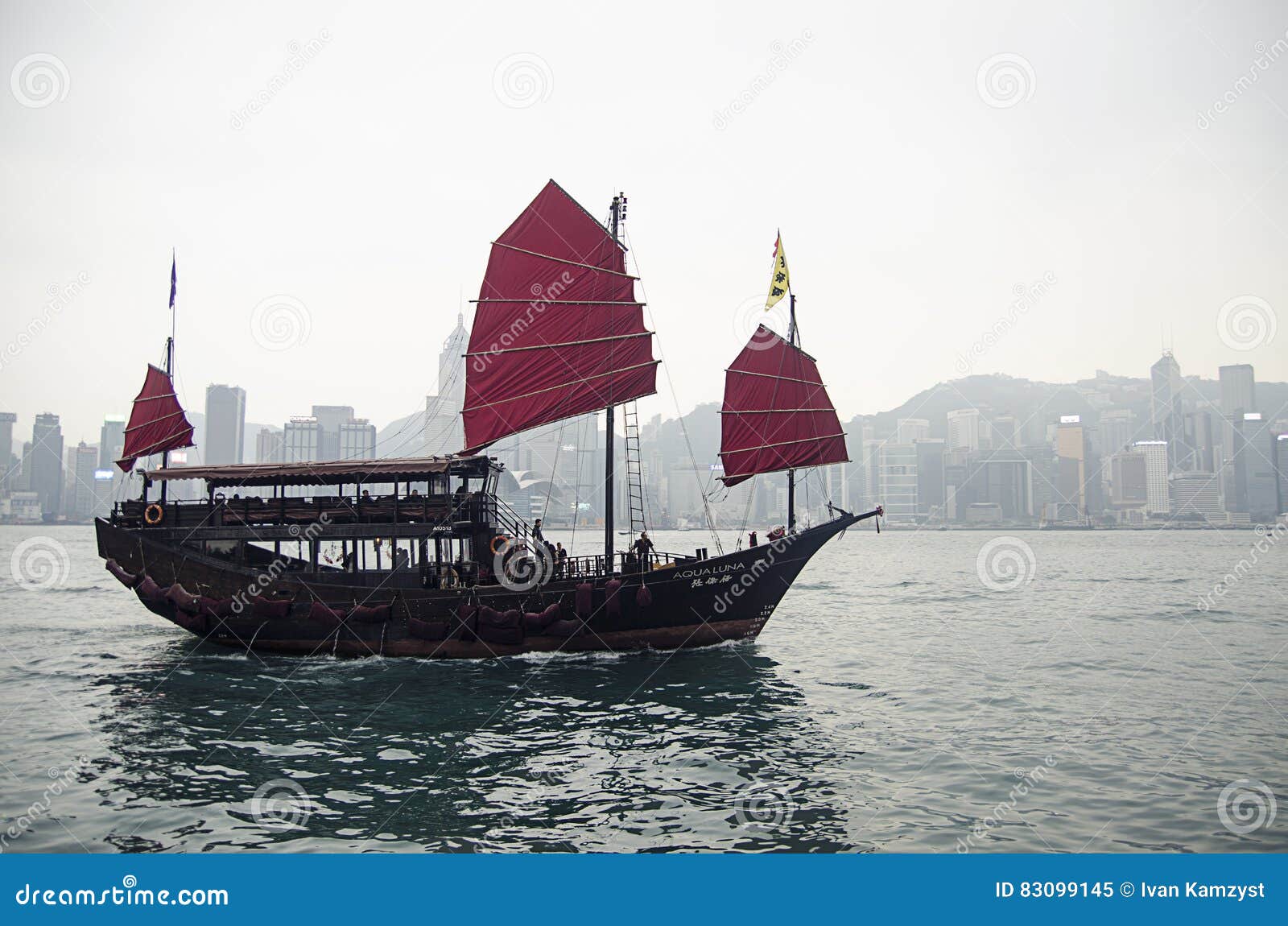 Ship with red sails editorial image. Image of city, sail - 83099145