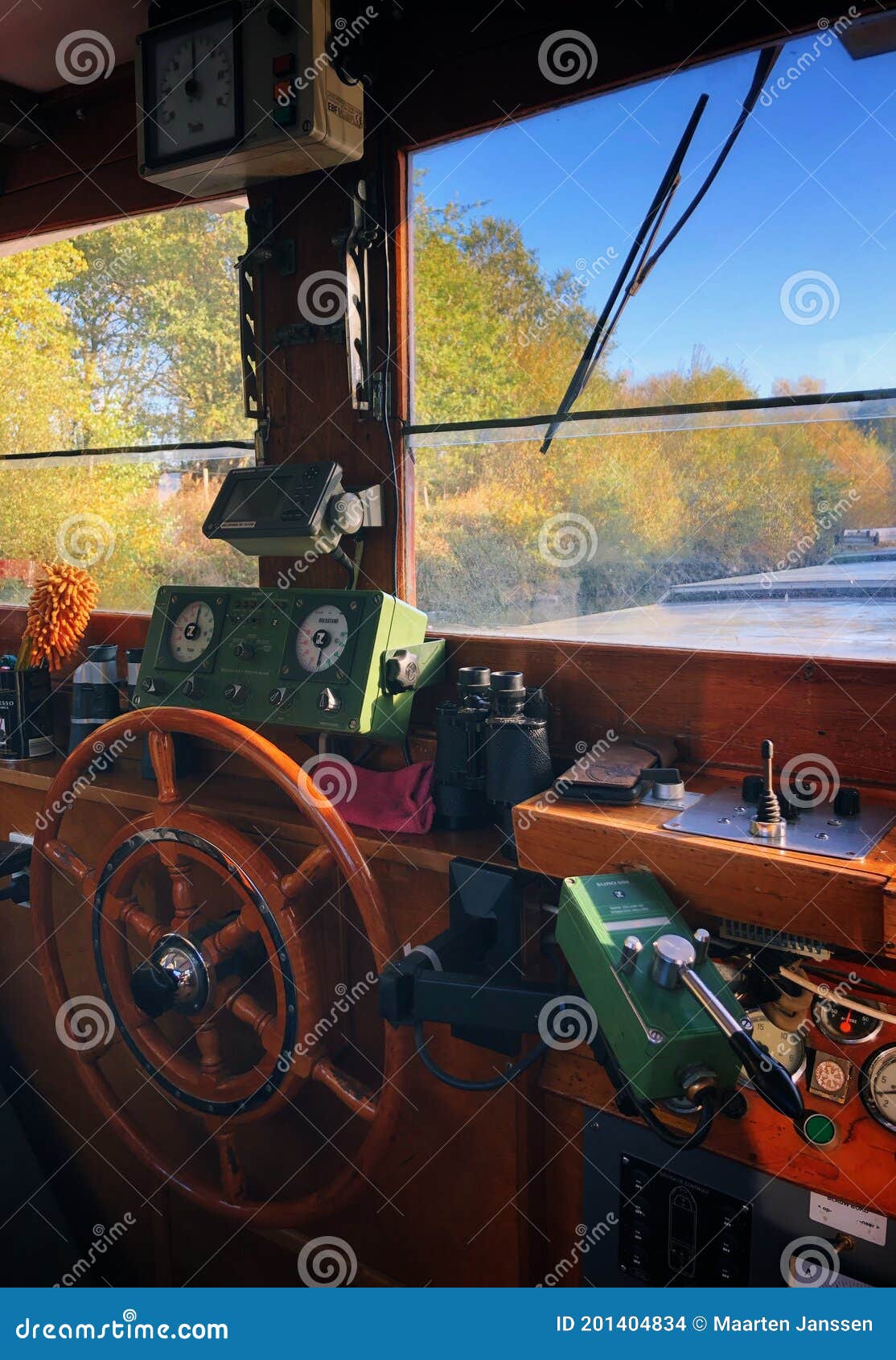 Ship’s wheel editorial stock image. Image of canal, barge - 201404834