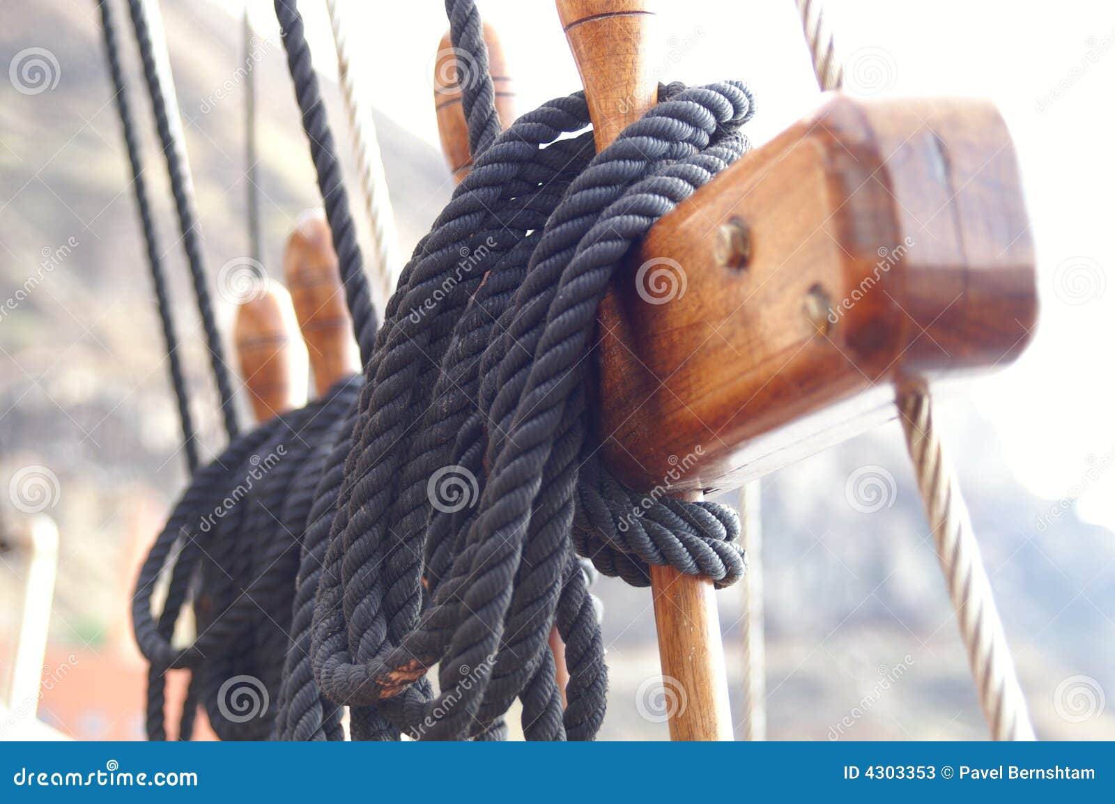Ship Tower, Crows Nest, Ropes Stock Image - Image of sailing, rope: 4303353