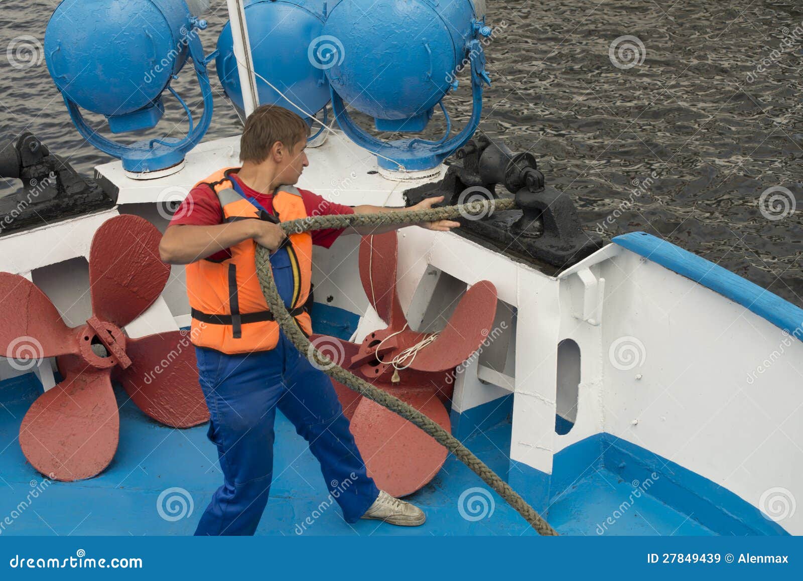 Ship worker editorial stock image. Image of ship, volga - 27849439