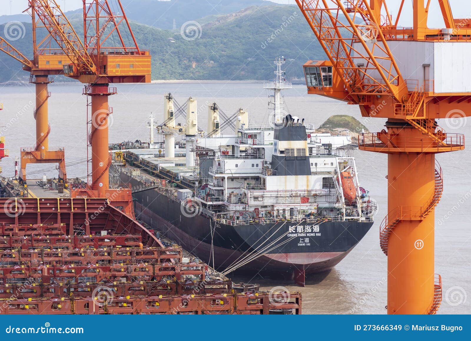 Ship in the Yiu Lian Dockyard, Zhoushan, China Editorial Stock Image ...
