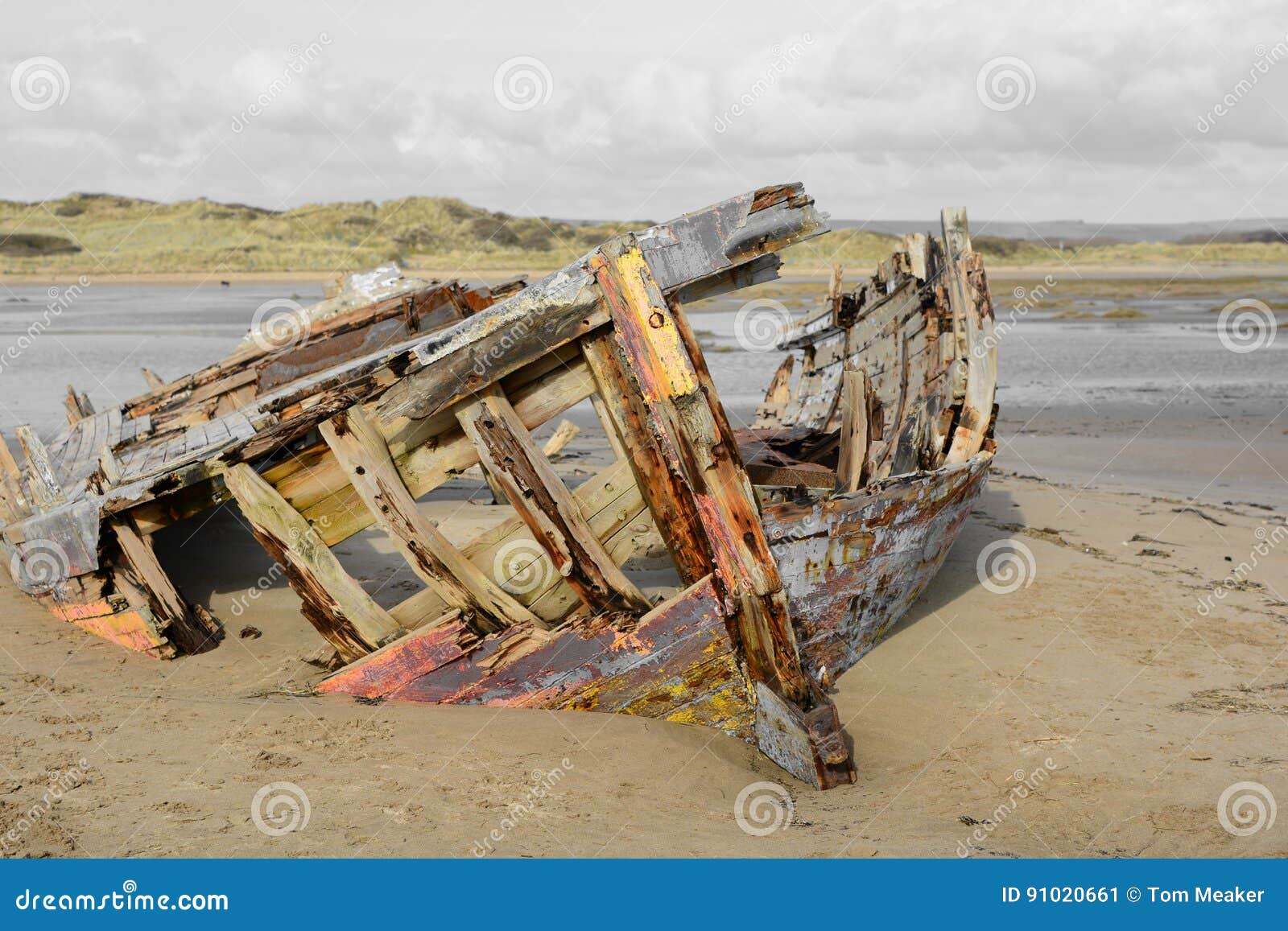 Shipwreck at crow point stock image. Image of beach, sand - 91020661