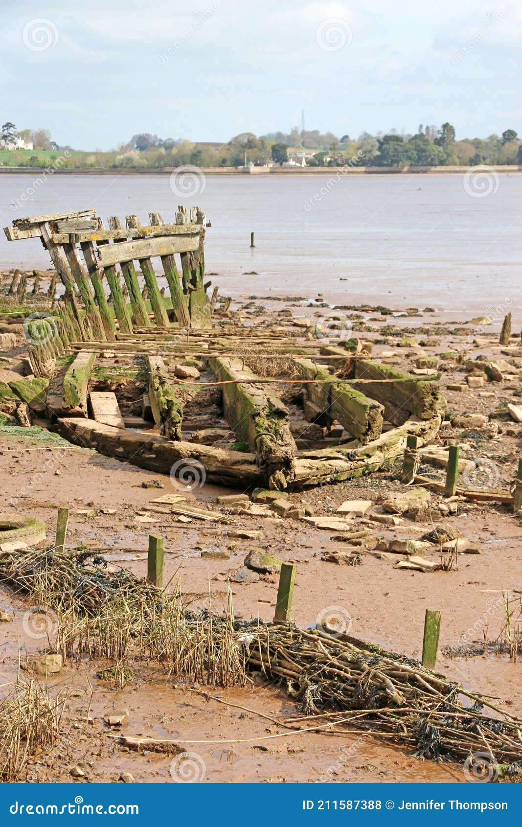 Shipwreck on the River Exe Estuary Stock Photo - Image of city, water ...
