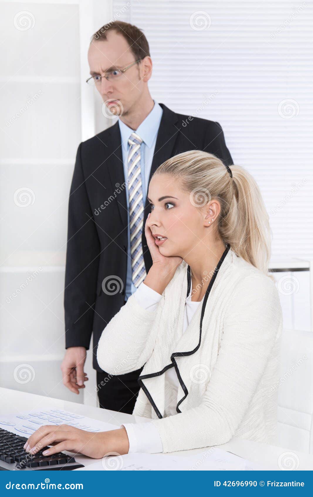 Shocked Business People Looking Depressed on Computer Received a Stock ...