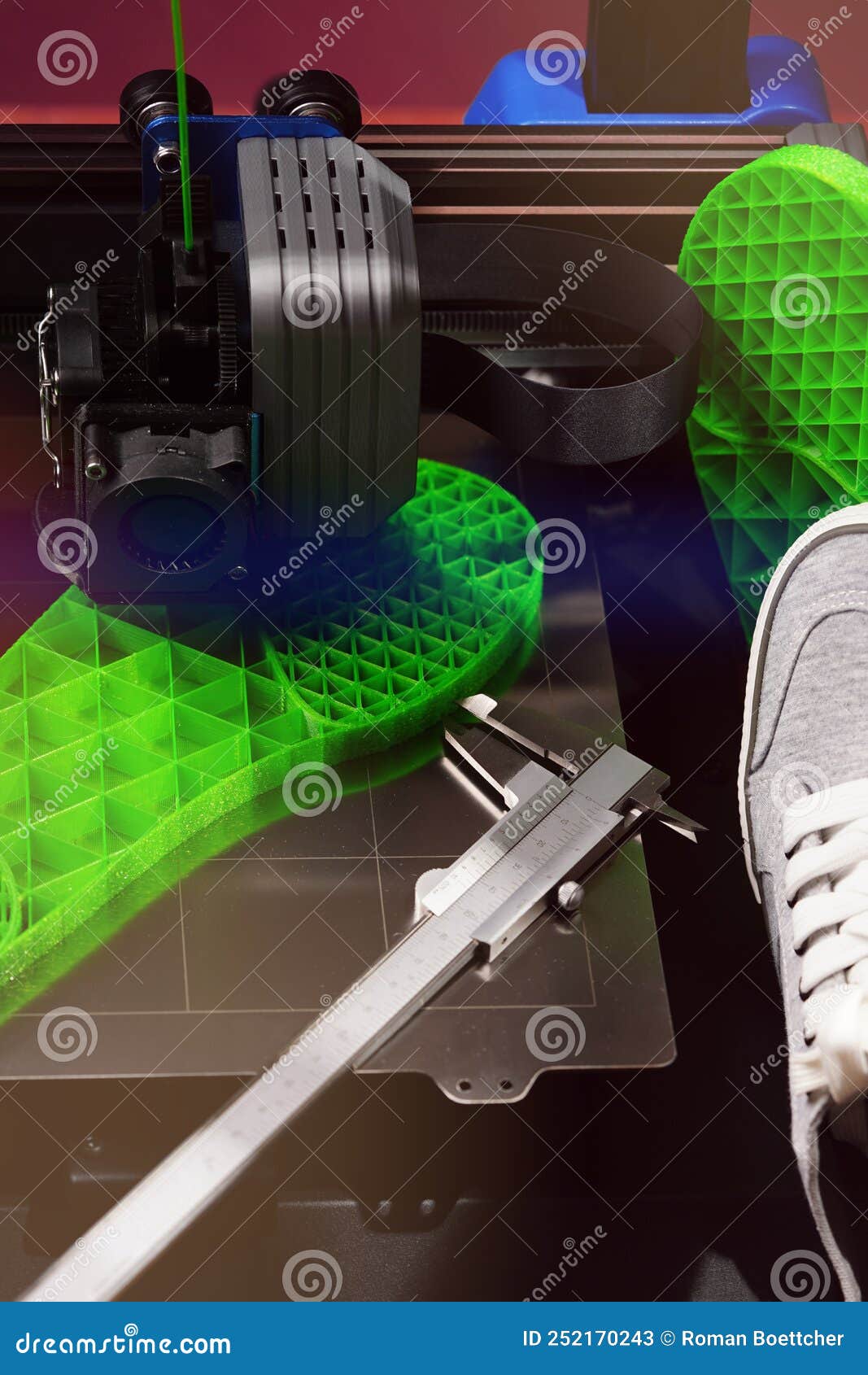 Shoe Sole with Complex Inner Structure is 3D-printed from Green ...