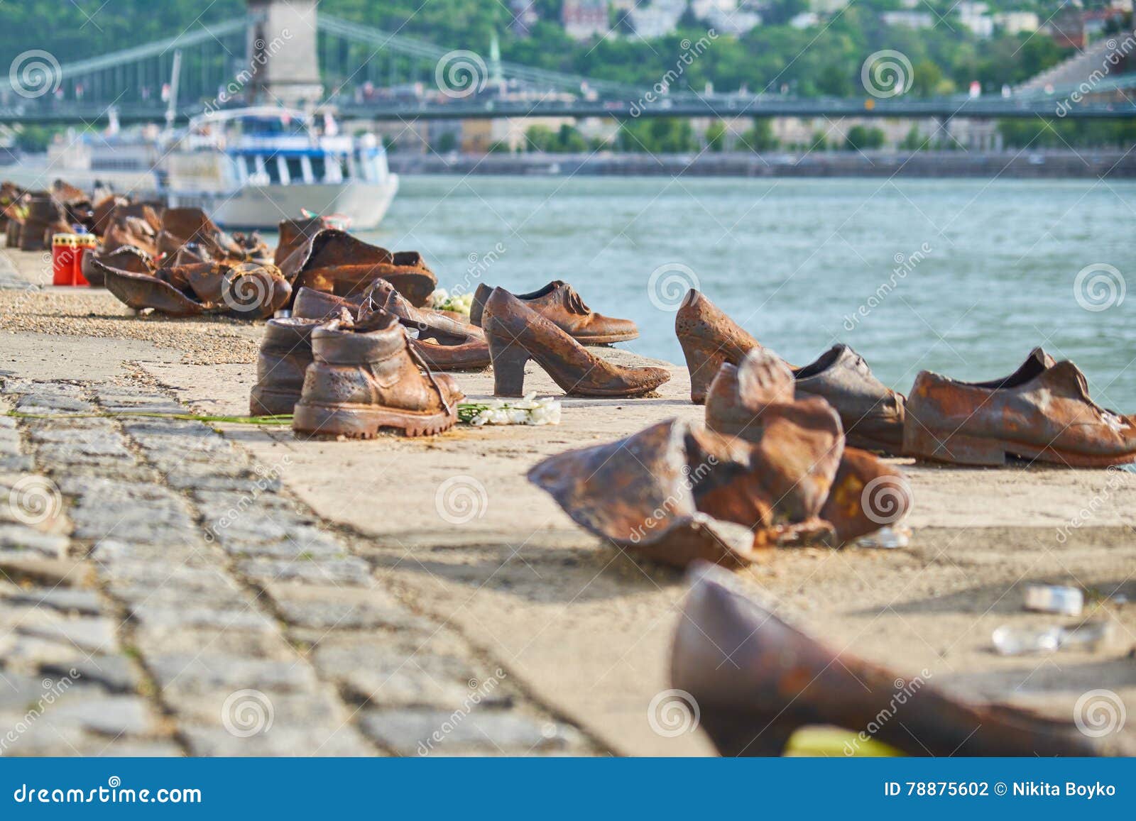 Shoes on the Danube editorial photography. Image of cityscape - 78875602