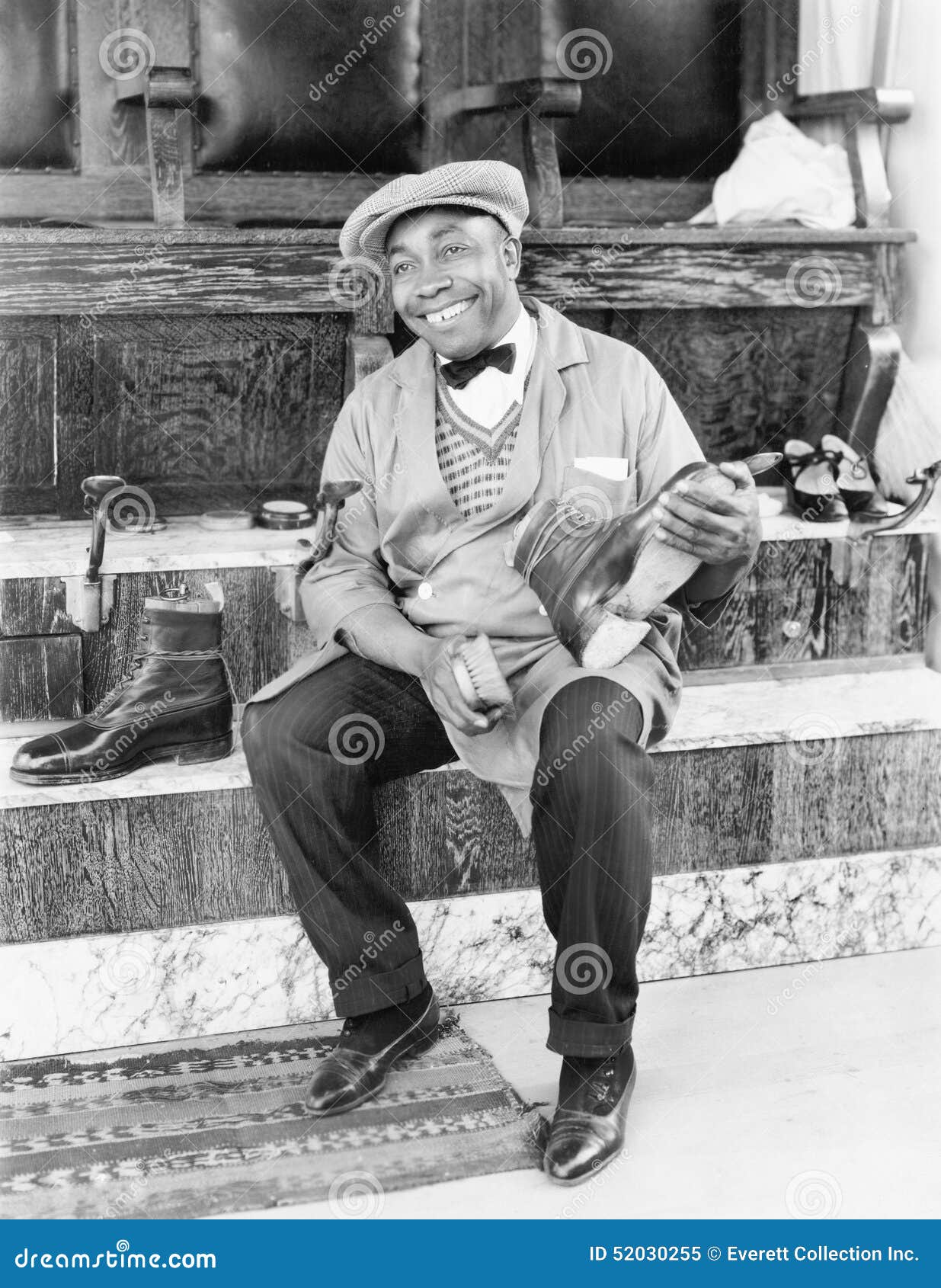 Shoeshine Man Working and Smiling Stock Image - Image of 3035 ...
