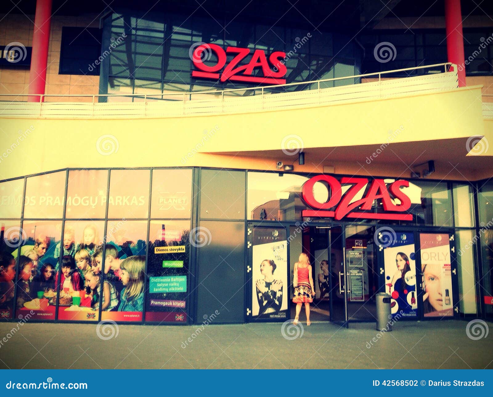 Shop centre Ozas editorial photography. Image of famous - 42568502