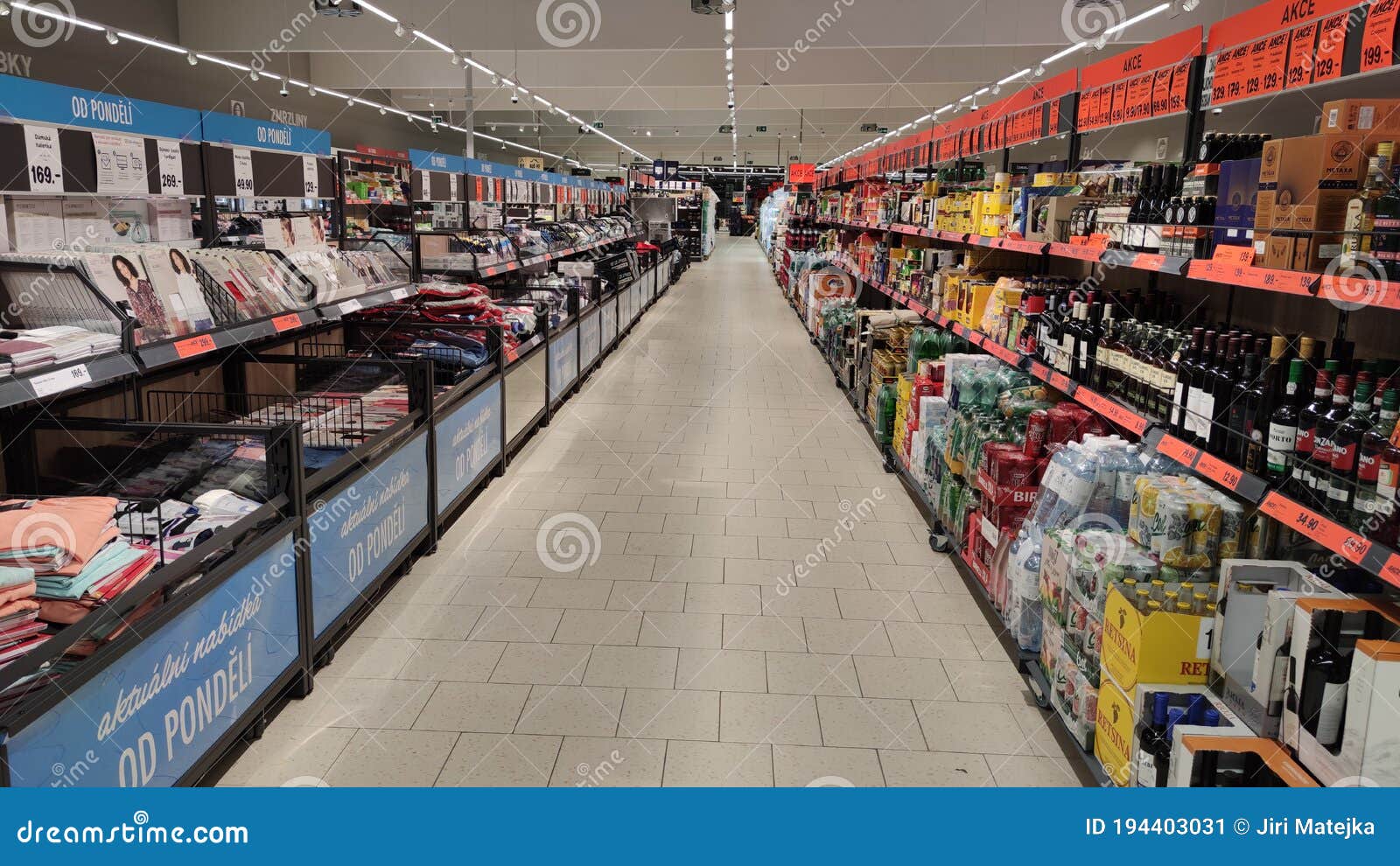 Shop after closing time editorial photo. Image of supermarket - 194403031
