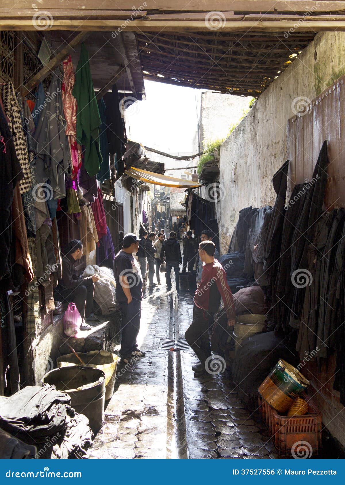 Shop in the souk of Fes editorial photo. Image of morocco - 37527556