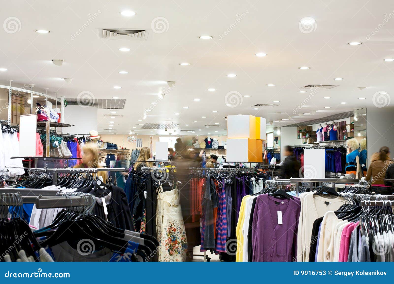 Shoppers at Shopping Center Stock Image - Image of buyer, people: 9916753