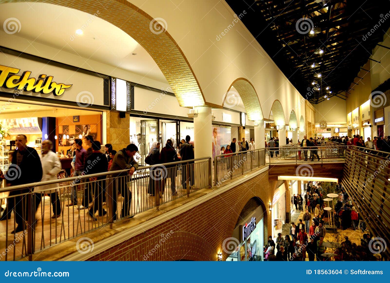 SHOPPING CROWD editorial stock image. Image of lifestyle - 18563604