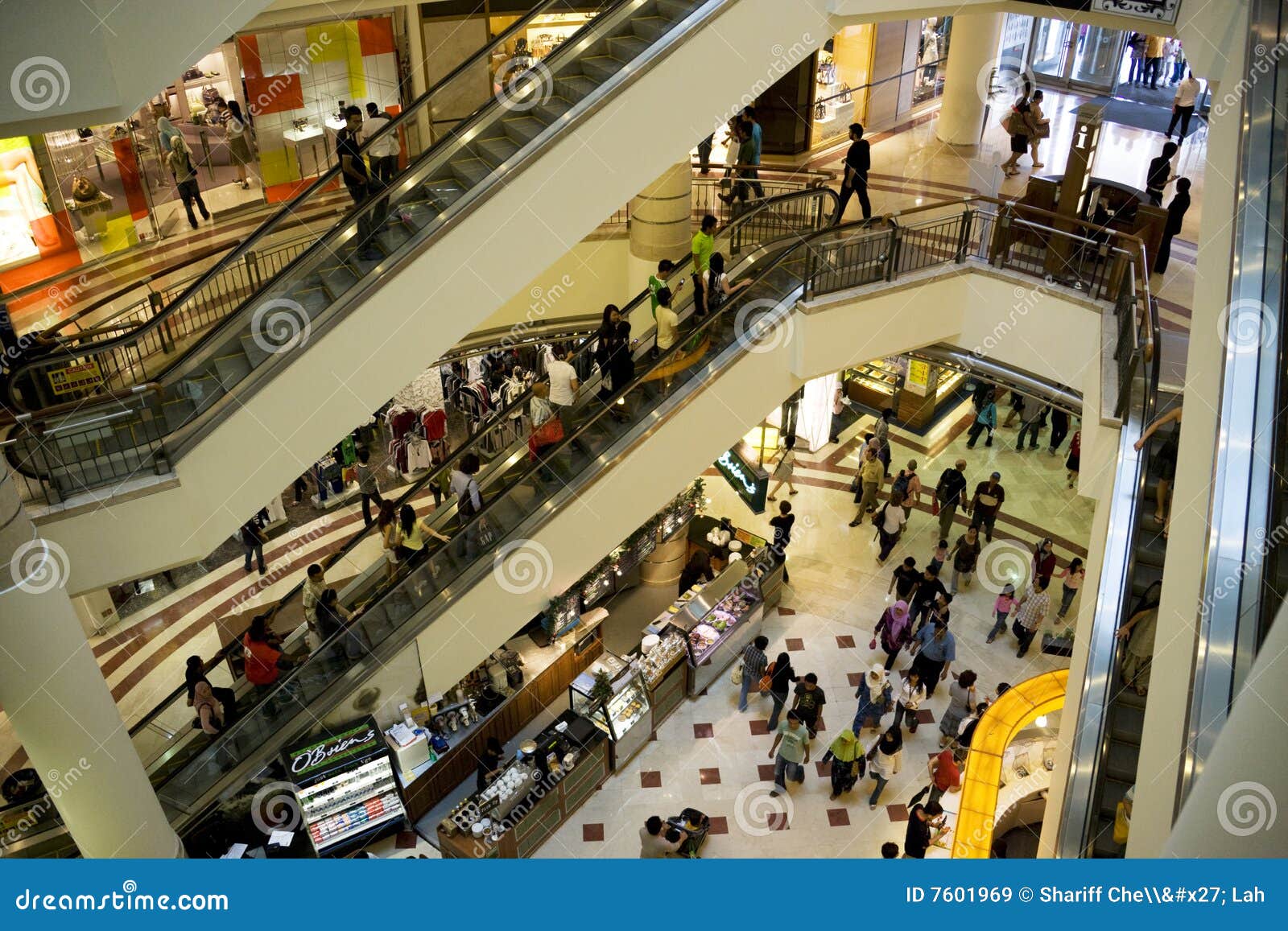 Shopping Crowd editorial stock image. Image of motion - 7601969