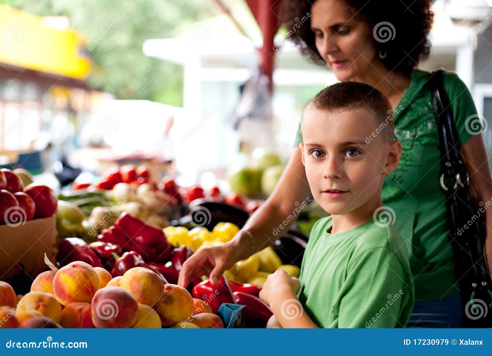 Shopping at farmers market stock image. Image of caucasian - 17230979