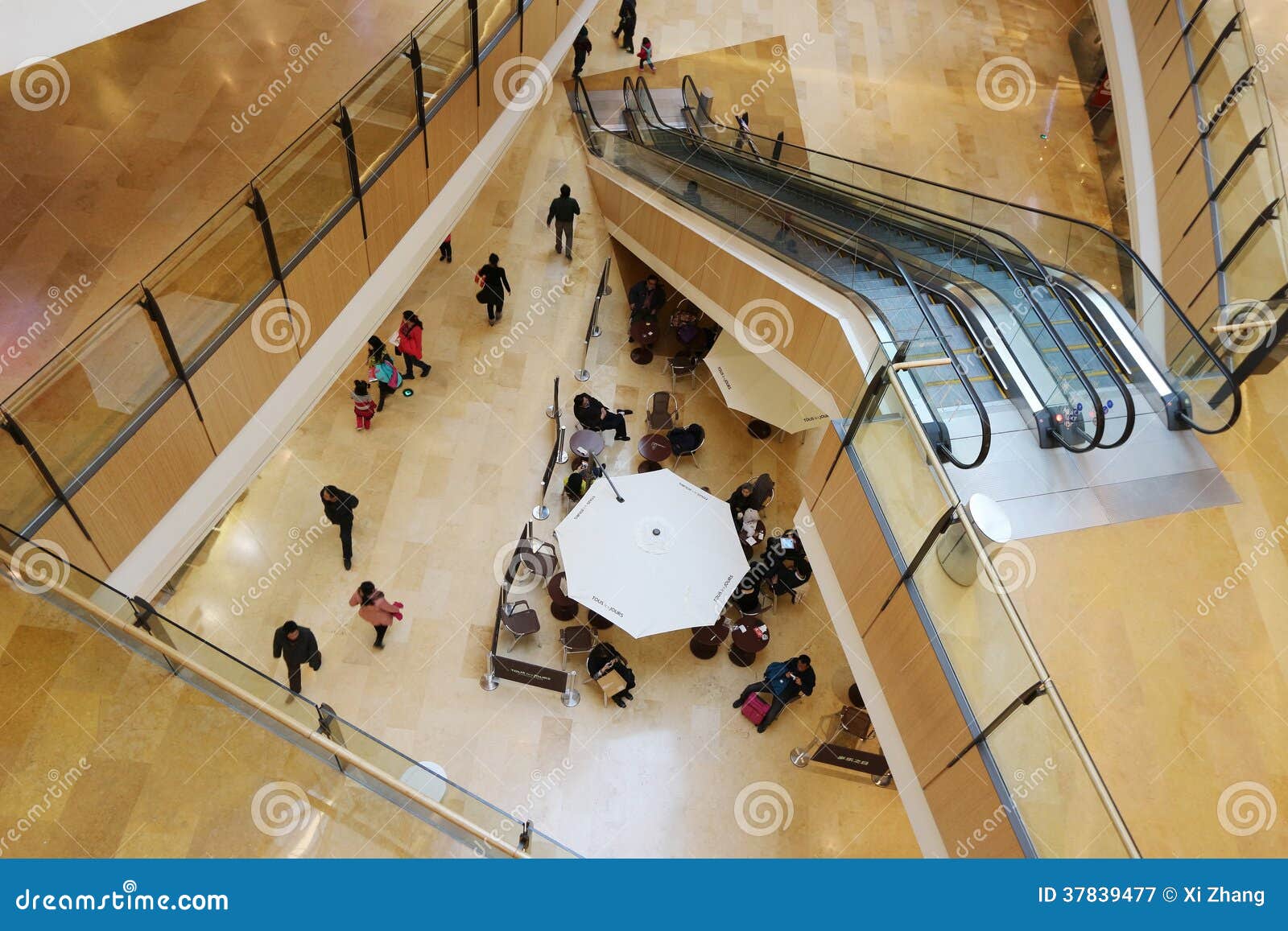 Shopping Mall editorial photography. Image of fashion - 37839477