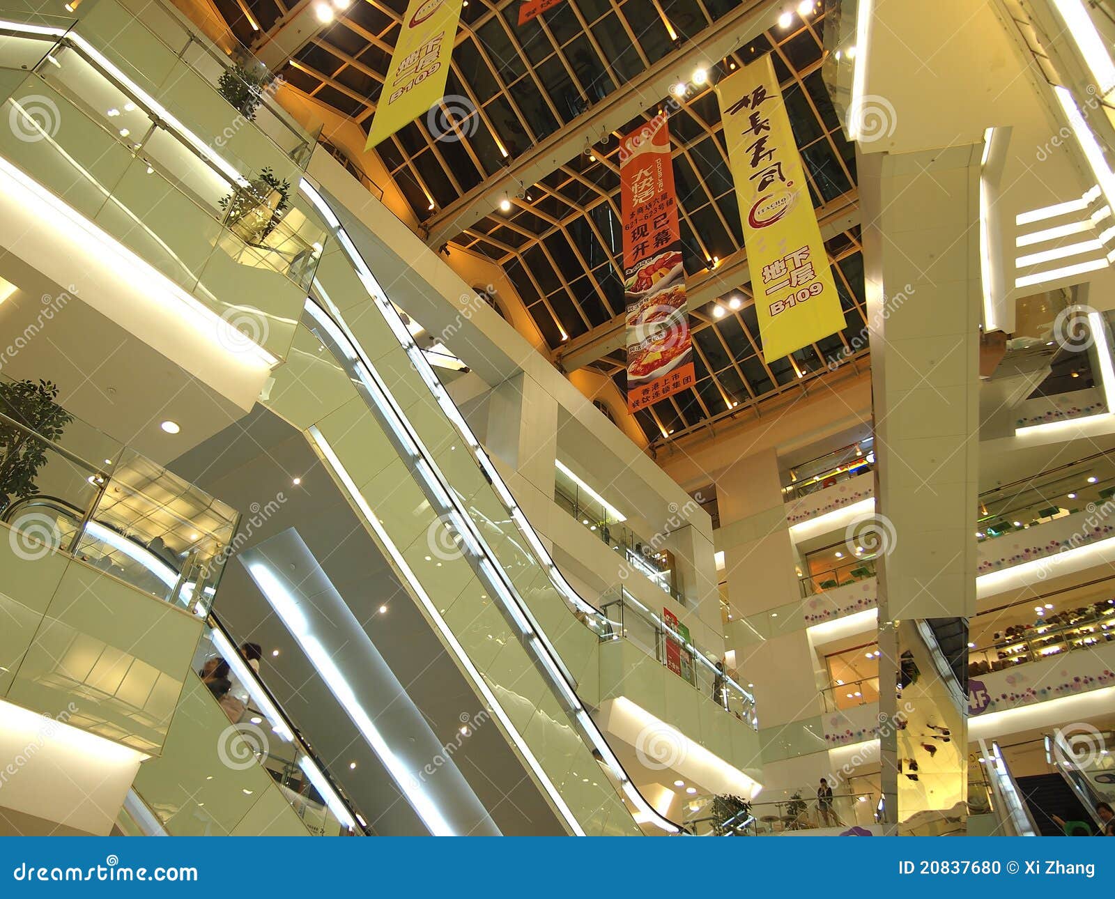 Shopping Mall elevator editorial image. Image of style - 20837680