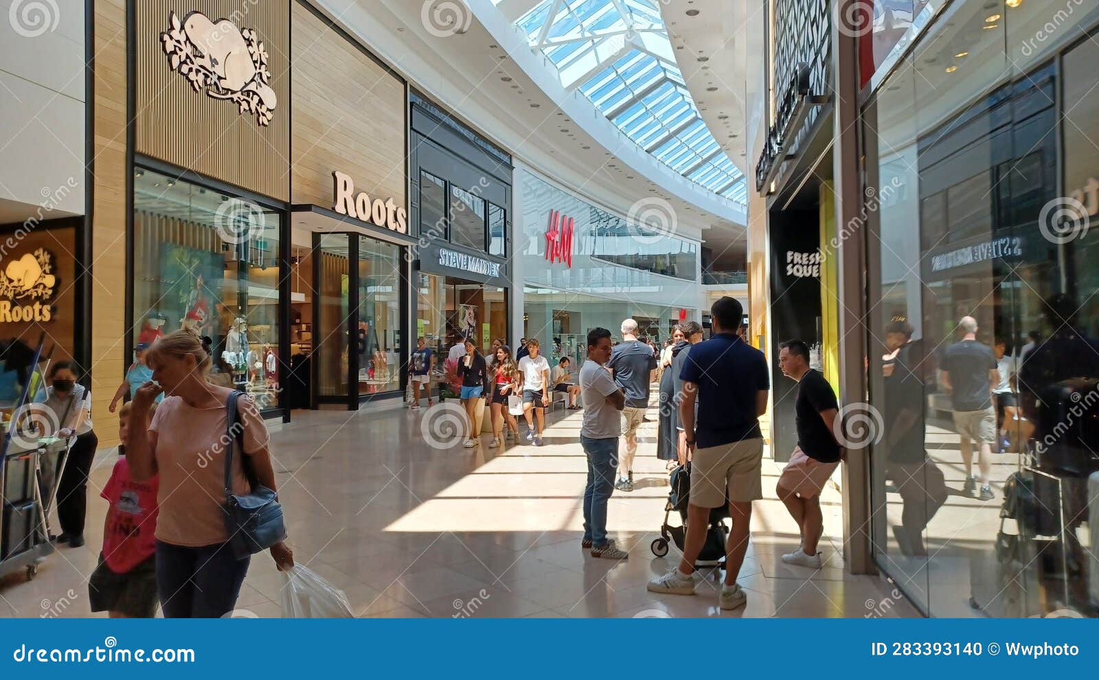 Shopping Mall Inside View in Toronto Editorial Image - Image of gardens ...