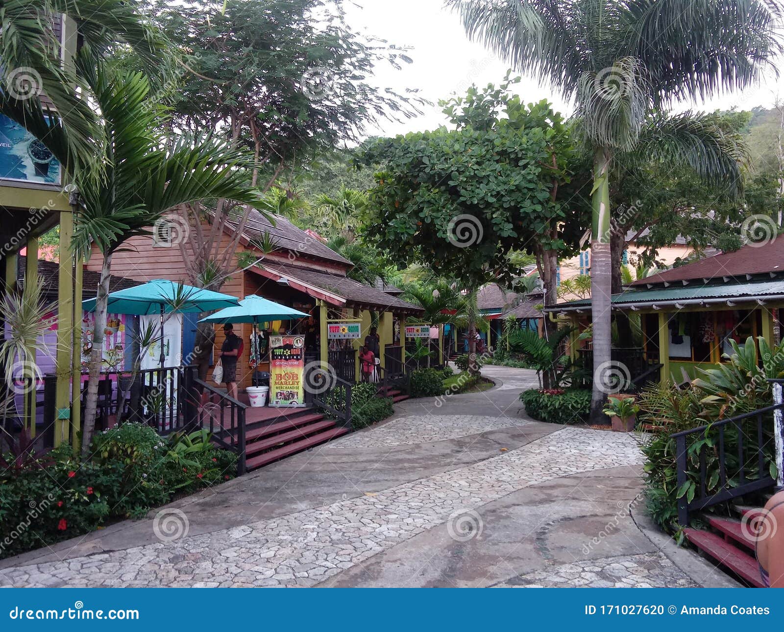 Shopping in Ocho Rios editorial image. Image of ocho - 171027620