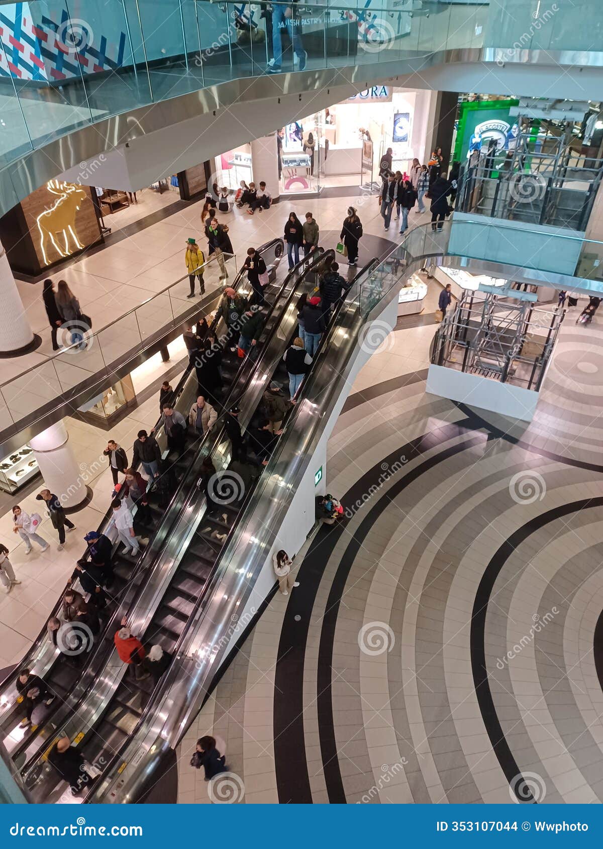 Shopping Outlet Interior View Editorial Stock Image - Image of outlet ...