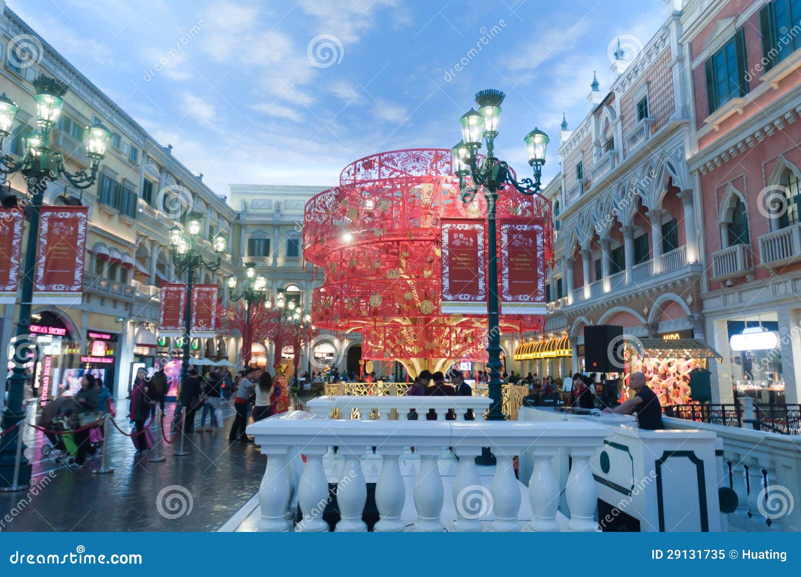 Shopping square editorial image. Image of destination - 29131735