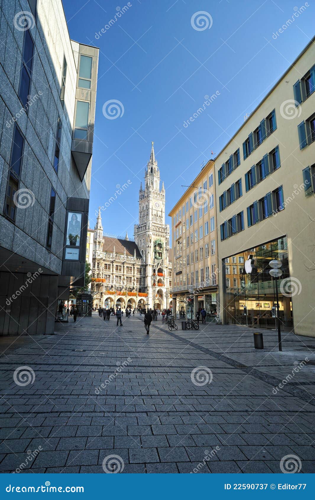 Shopping street in Munich editorial photography. Image of young - 22590737