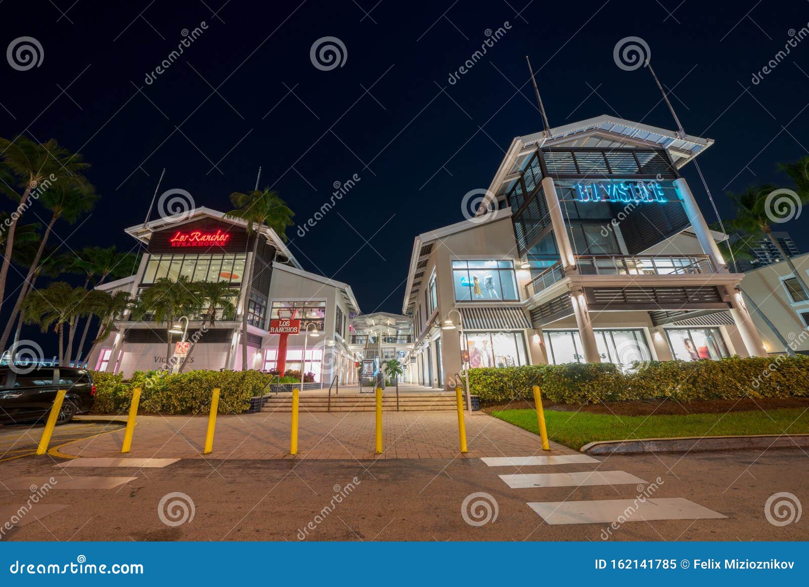 Shops at Bayside Downtown Miami Editorial Image - Image of destination ...