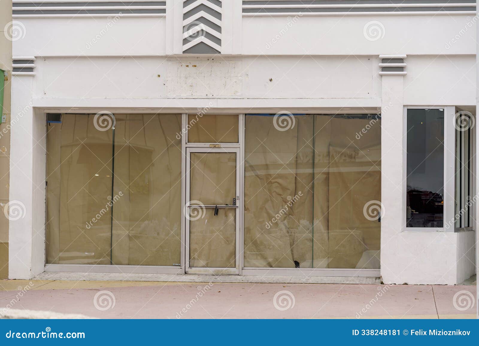 Shops Closed Down on Lincoln Road Miami Beach Stock Image - Image of ...