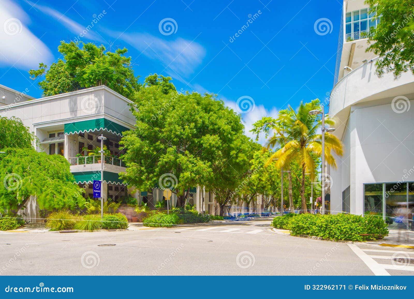 Miami Design District, Murals, Graffiti, Art Showing People, Colorful ...