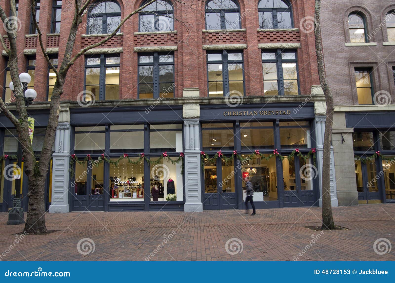 Shops in Union Square editorial stock photo. Image of downtown - 48728153