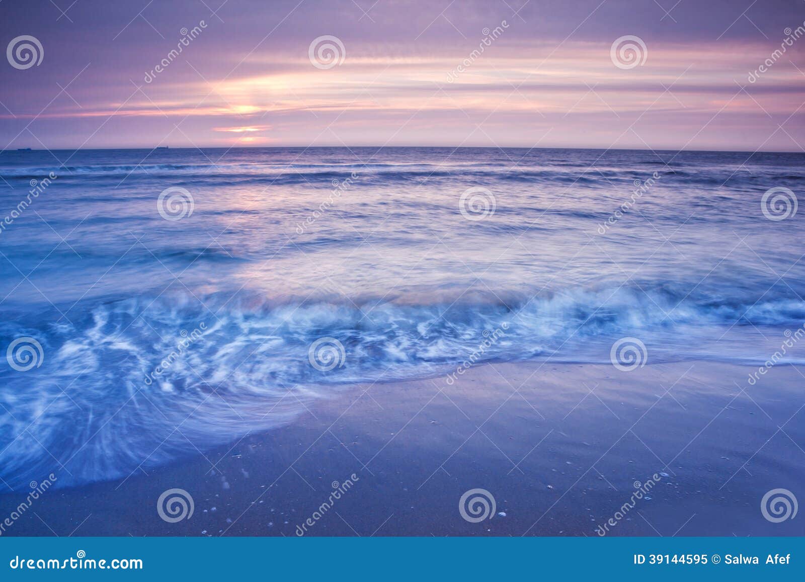 Shore Ruffles stock image. Image of strand, smooth, nederland - 39144595