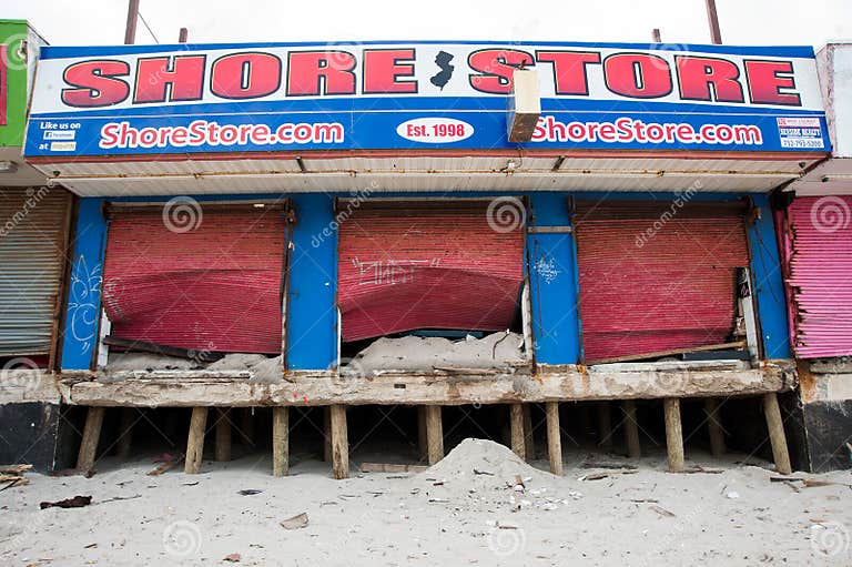 The Shore Store editorial image. Image of store, seaside - 28375490