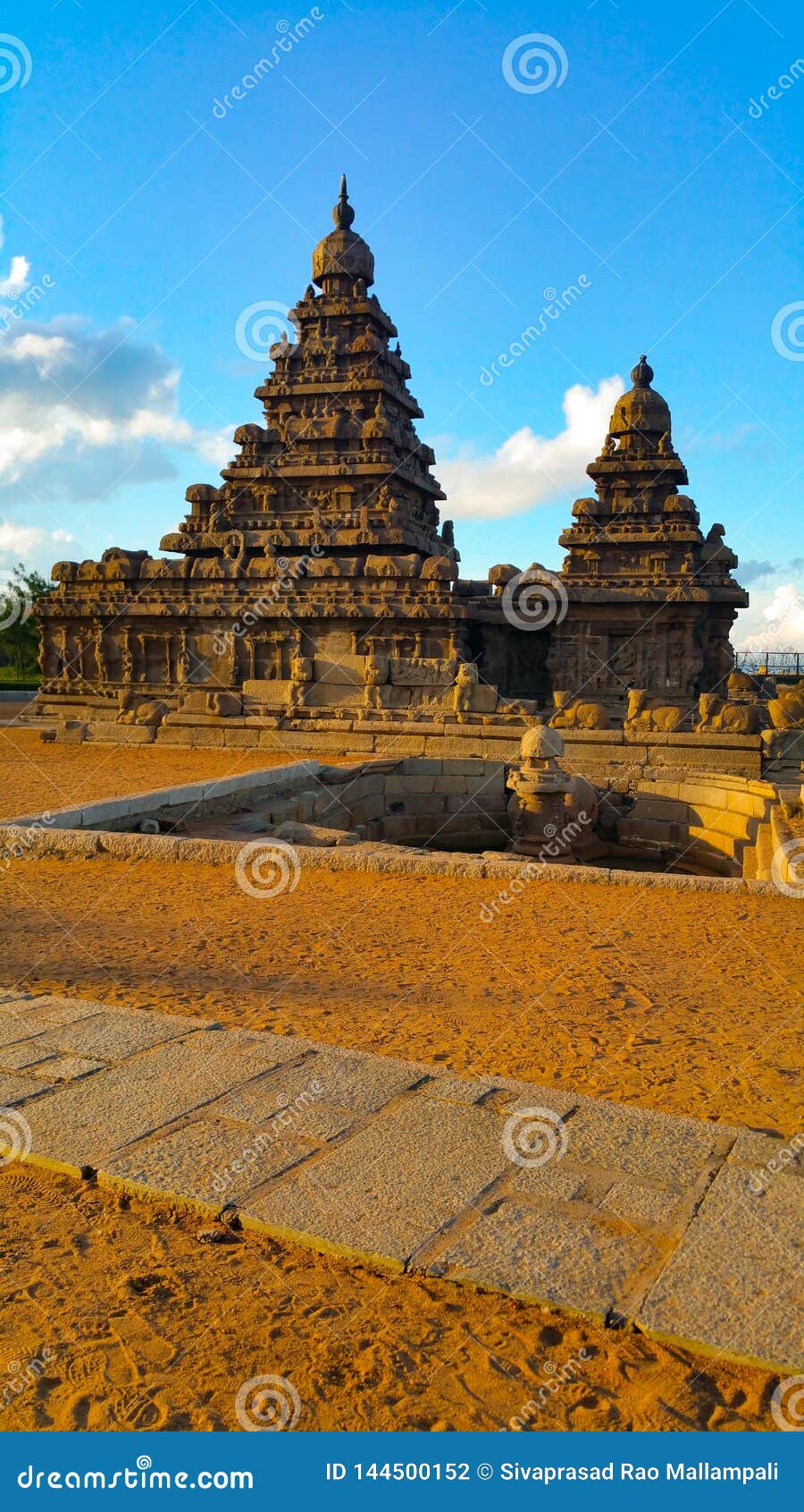 Shore Temple in Mahabalipuram Stock Photo - Image of pagoda, famous ...