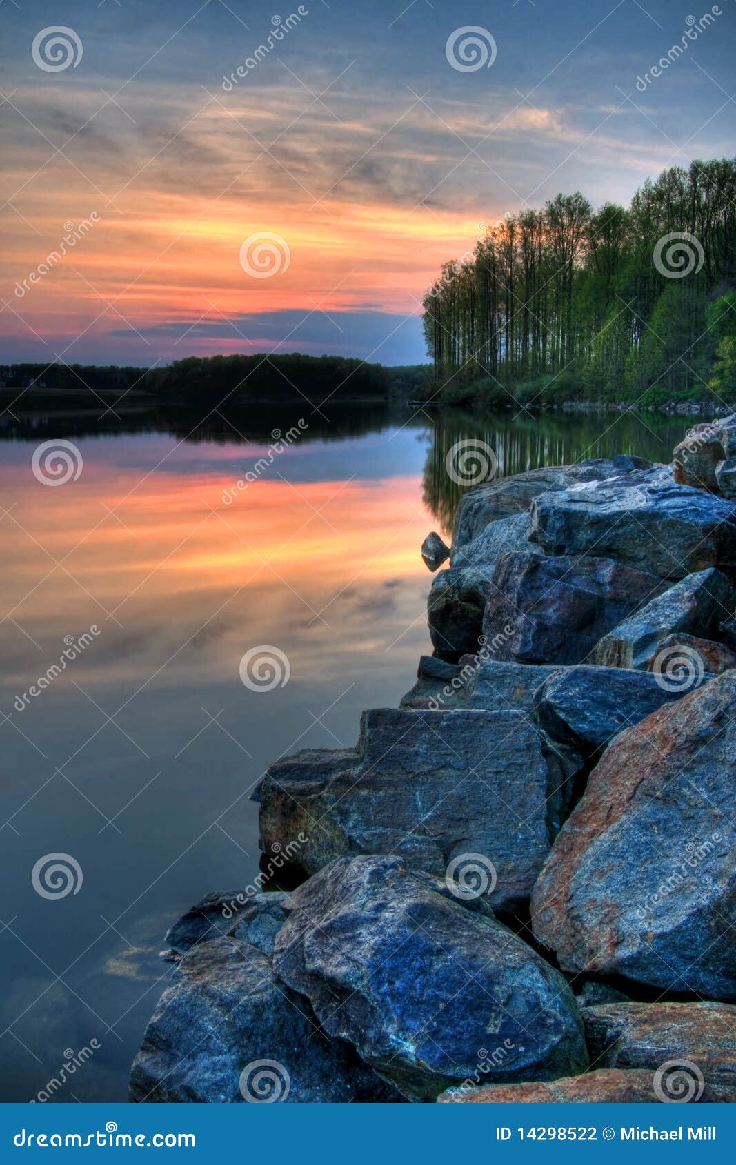 Shoreline Sunset stock photo. Image of beautiful, lakefront - 14298522