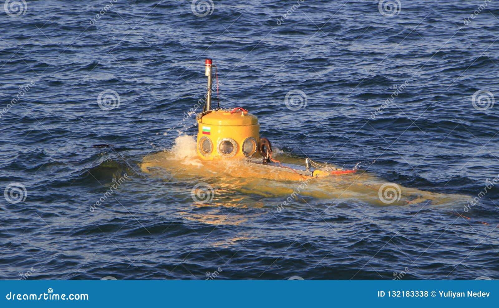 Yellow Submarine Grunge Royalty-Free Stock Photography | CartoonDealer ...