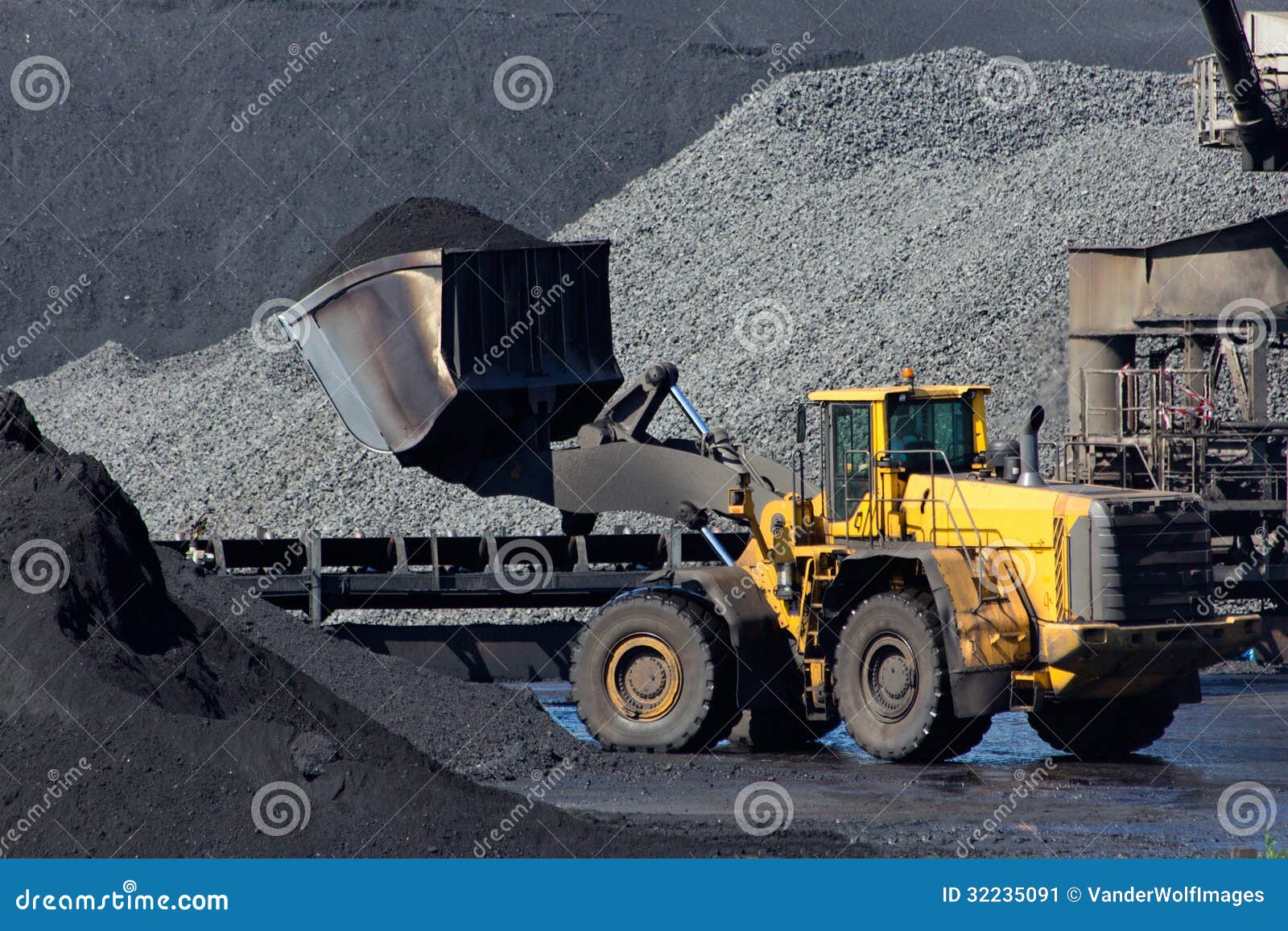 Shovel moving coal stock image. Image of bulldozer, earthmover - 32235091