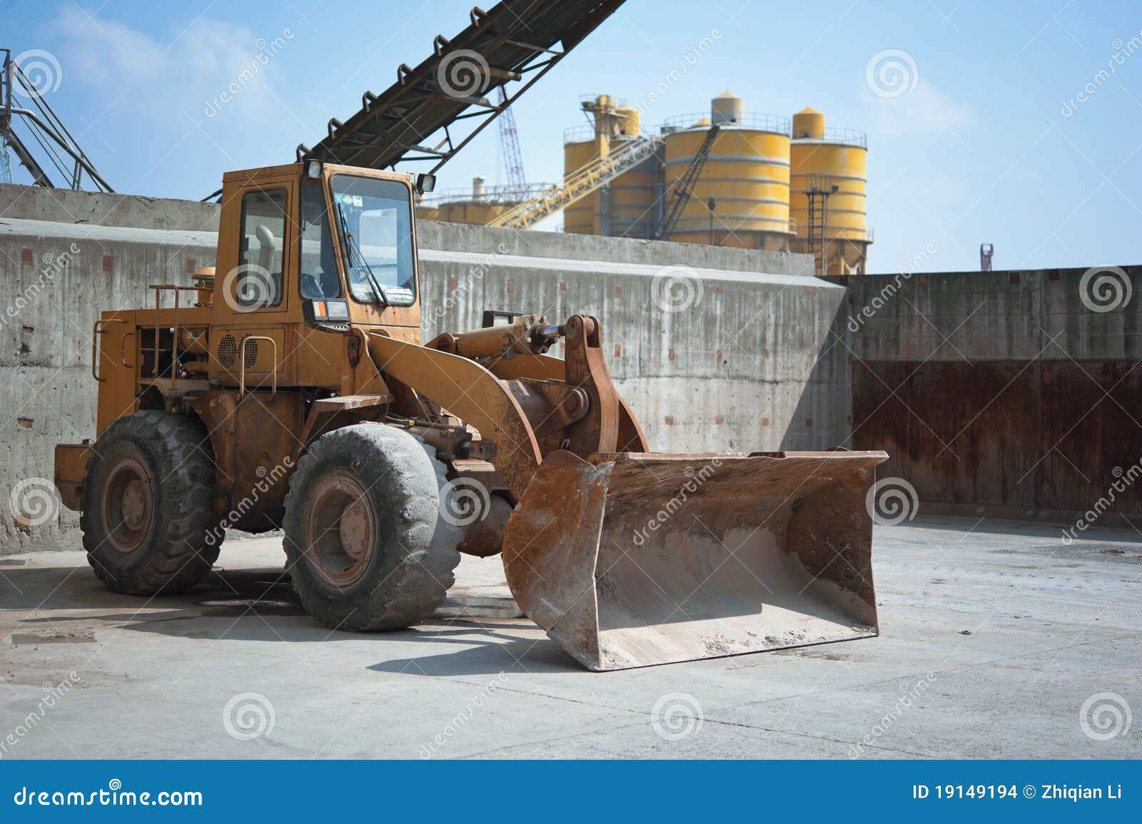 Shovel loader stock photo. Image of work, loader, unload - 19149194