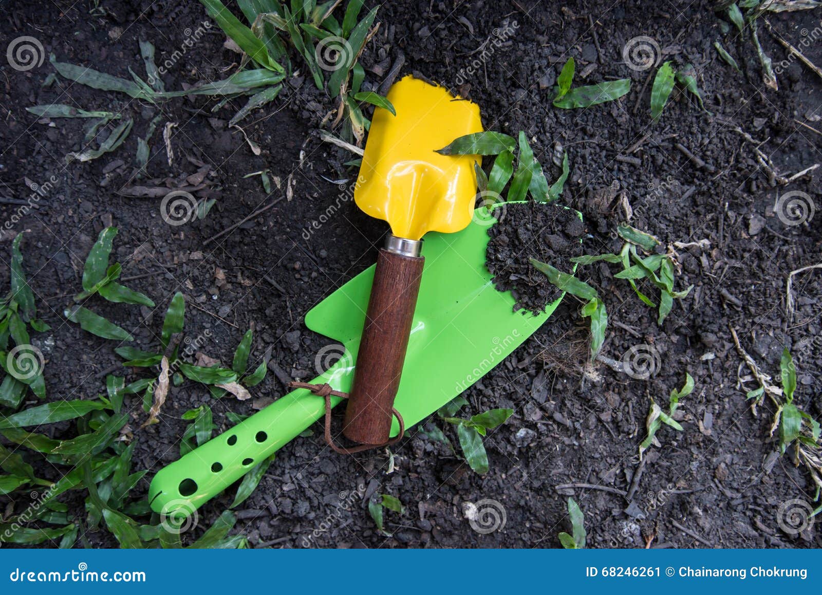 Shovel spoons digging soil stock image. Image of handle - 68246261