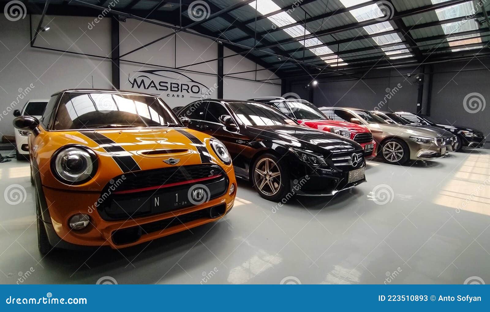 Showroom Premium Car Second Shell Editorial Stock Photo - Image of ...